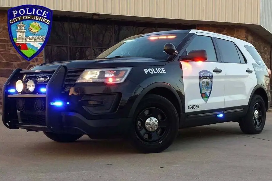 Jenks Police apprehend suspect they said eluded U.S. Marshals - 102.3 KRMG